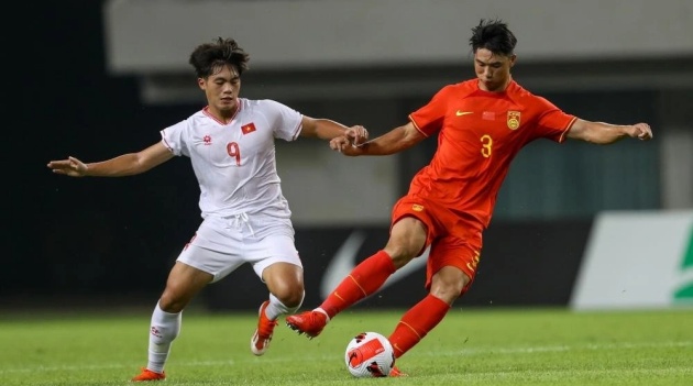 Truyền thông Trung Quốc thừa nhận trọng tài chèn ép U22 Việt Nam