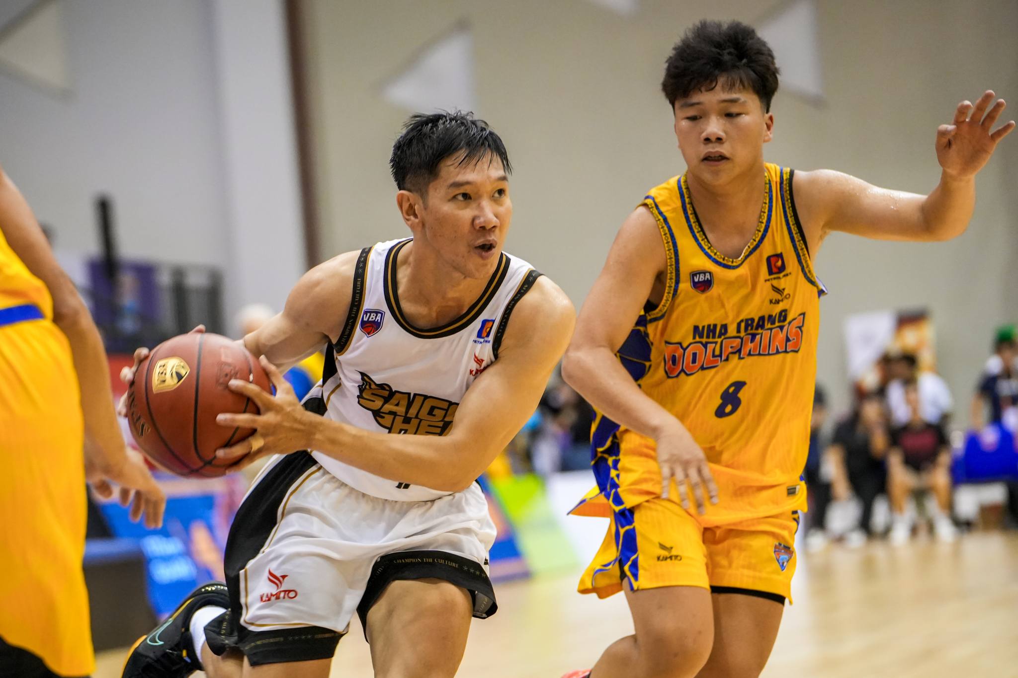 Chùm ảnh: Saigon Heat vượt qua Nha Trang Dolphins ngày khai màn VBA 2024