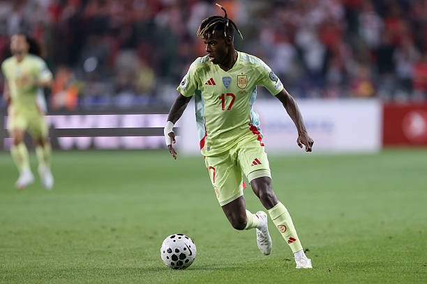 Arteta phản hồi về tin đồn liên quan đến Nico Williams