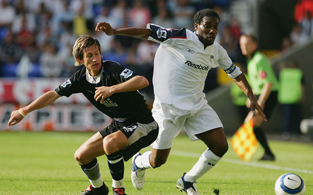 Những pha đảo chân điêu luyện của Jay Jay Okocha