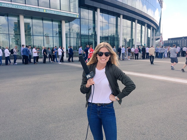 Rachel Stringer - MC tài năng của Anh quốc