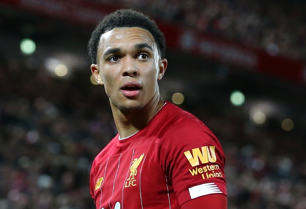 Đá tiền vệ hay hậu vệ? Alexander-Arnold có câu trả lời