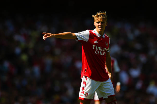 Phản ứng thủ lĩnh của Odegaard sau bàn mở tỷ số của Gabriel Jesus