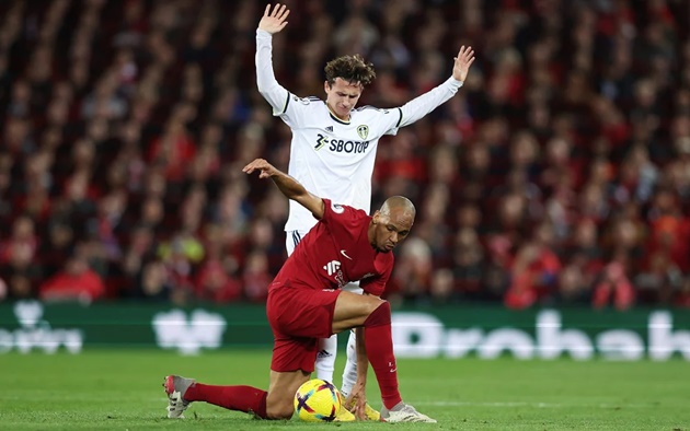 Tiền vệ ám ảnh Joe Gomez được tiến cử cho Liverpool, giá 25 triệu bảng