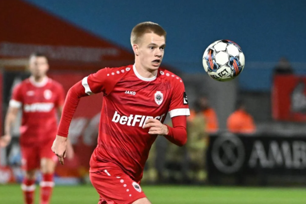 Arthur Vermeeren có gì đặc biệt để Man United theo đuổi?
