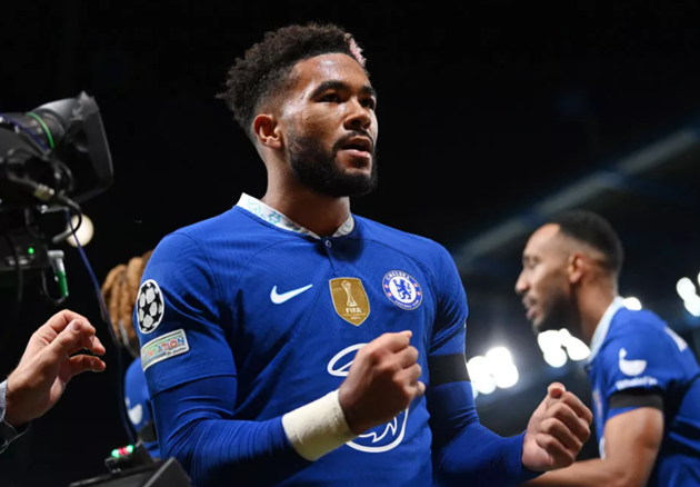 10 hậu vệ phải hay nhất thế giới: Sao Arsenal; James đứng sau một người