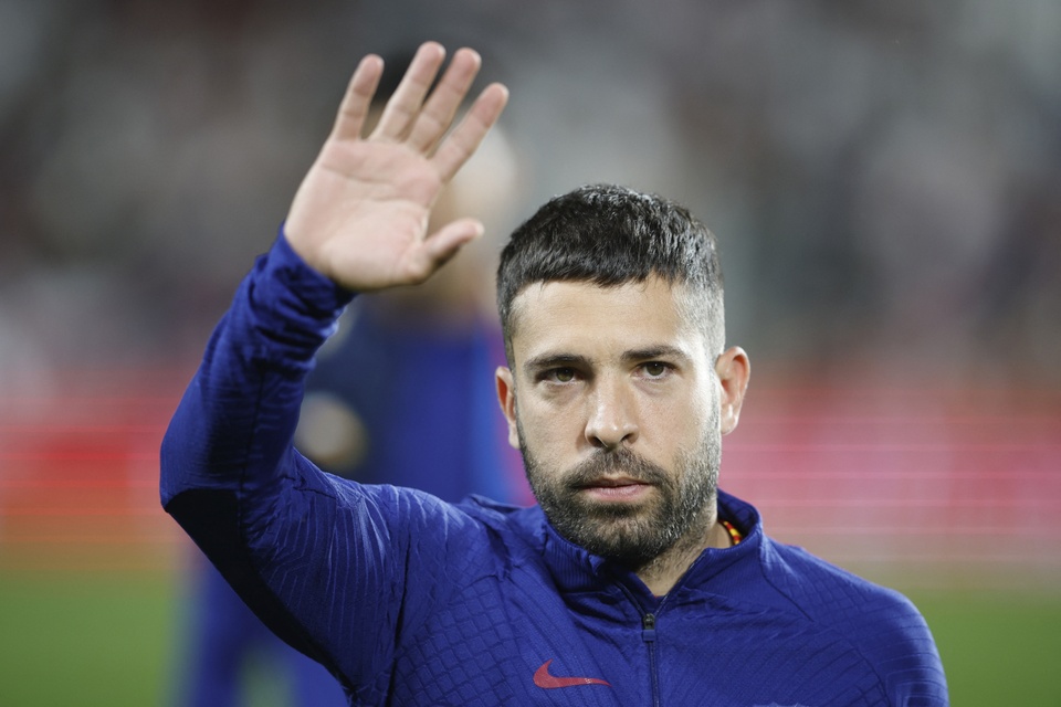 Barca chia tay Jordi Alba