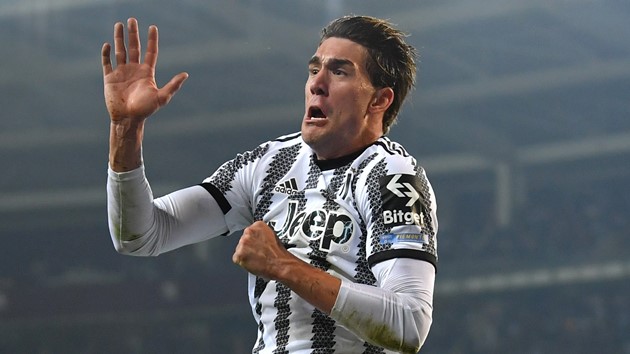 Dusan Vlahovic bắn tín hiệu đến tam đại gia Premier League