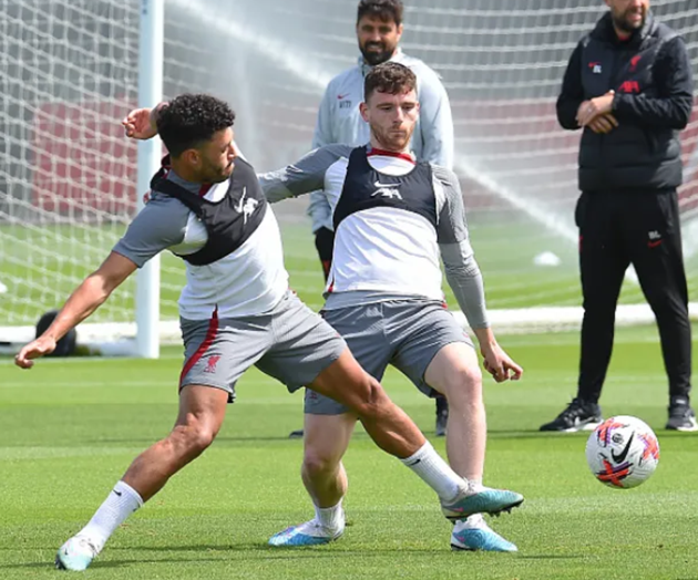 Oxlade-Chamberlain: Thật kinh tởm khi xem