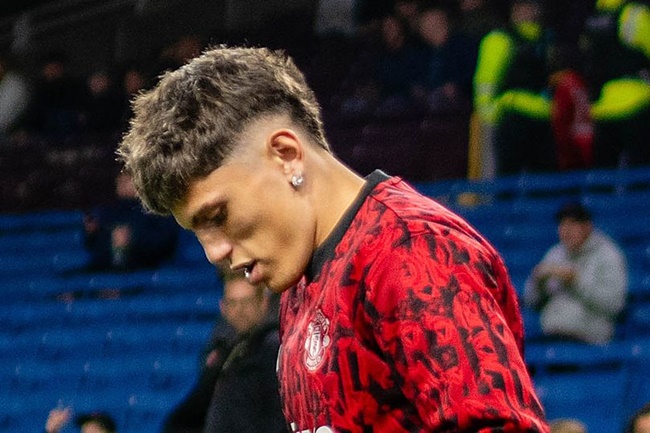 Ten Hag lý giải nguyên nhân Garnacho ngồi dự bị