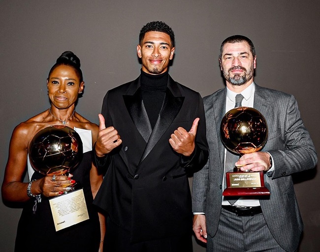 Khoảnh khắc cảm động và diện mạo cực ngầu của Bellingham