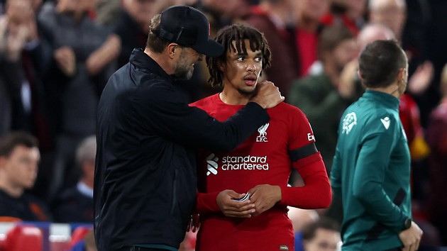 Liverpool tan hoang, Klopp chơi với 'lửa'