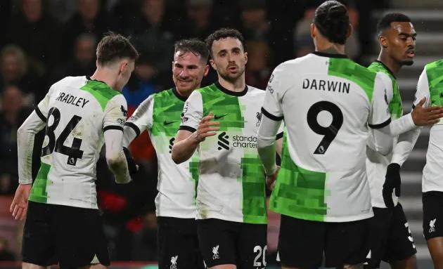Jamie Carragher khen tiền đạo dứt điểm tốt hơn Suarez, Owen của Liverpool