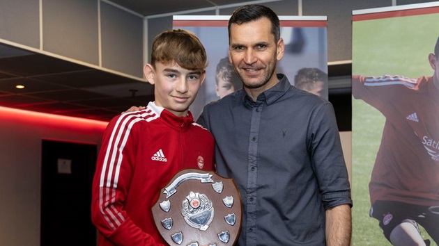 Arsenal nhắm đến thần đồng Scotland