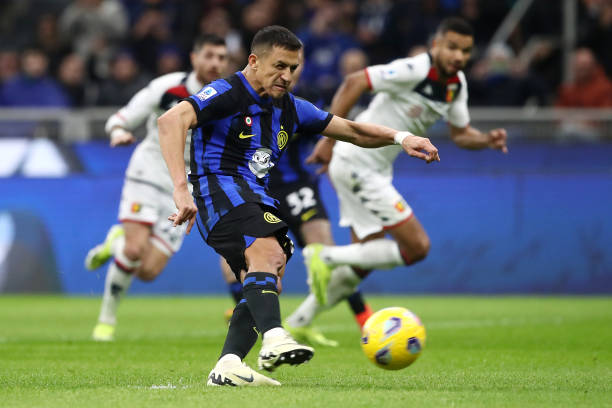 Khi Alexis Sanchez làm lu mờ Lautaro Martinez