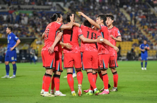 Nghiền nát Thái Lan, Hàn Quốc gần chắc suất đi tiếp