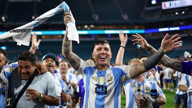 CHÍNH THỨC: Chelsea ra thông báo về Enzo Fernandez