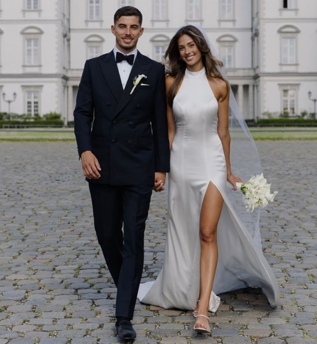 Havertz bảnh trai trong ngày kết hôn với bạn gái