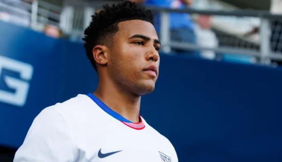 CHÍNH THỨC! Chelsea chia tay Caleb Wiley