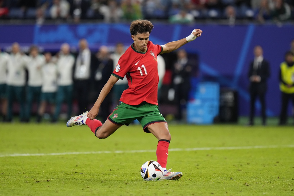 Chelsea phải trả bao nhiêu để có được Joao Felix?