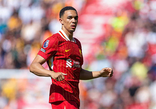 Sự phát triển của Trent Alexander-Arnold từ vị trí hậu vệ cánh