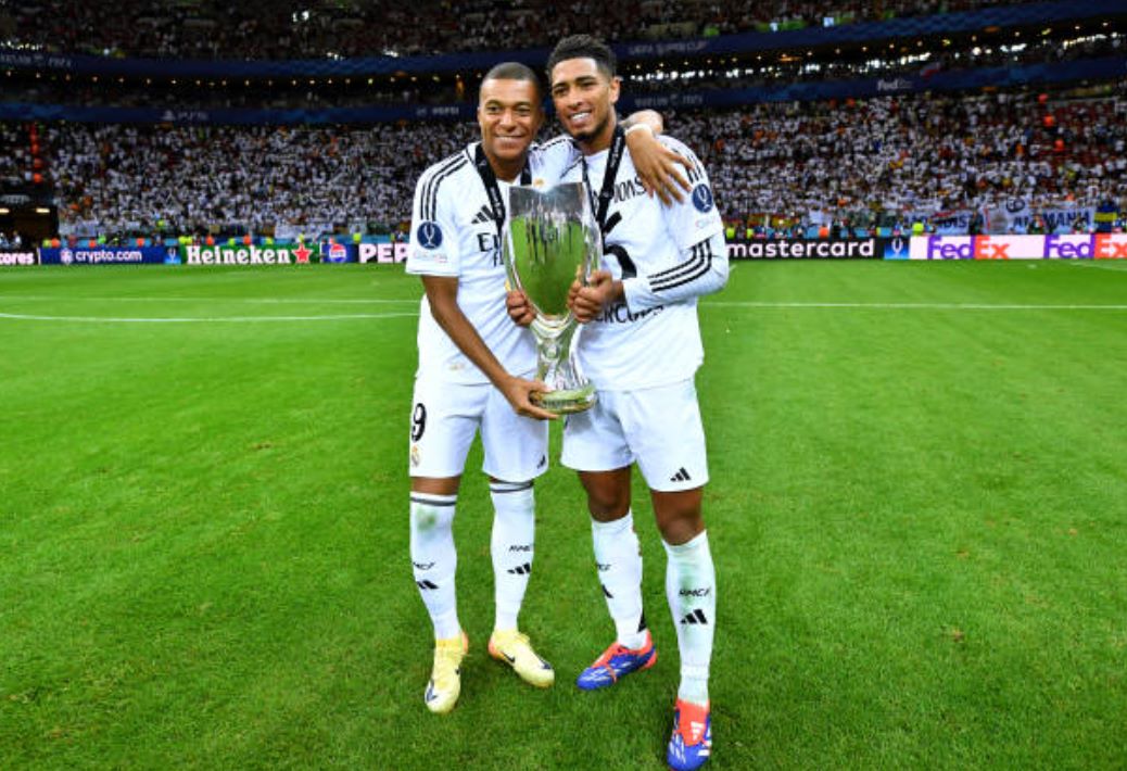 Ghi bàn ngày ra mắt, Mbappe khiến Bellingham phát cuồng