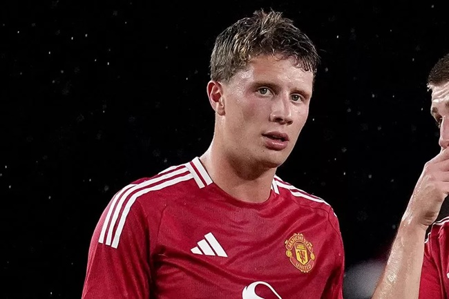 Man Utd đồng ý bán hậu vệ đội một cho CLB Championship