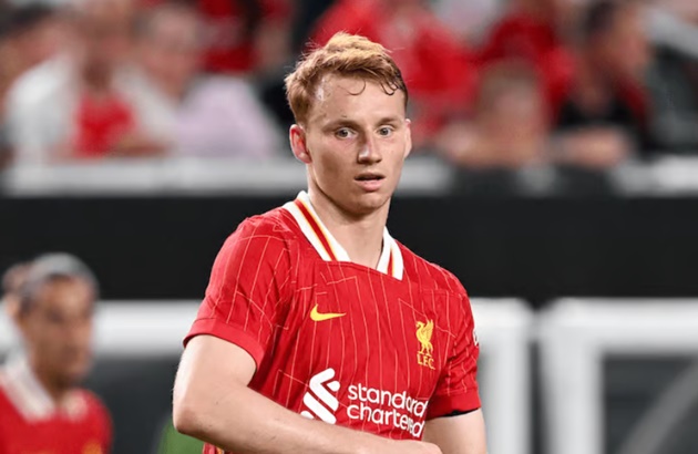 Here we go! Liverpool bán đứt Van den Berg cho Brentford