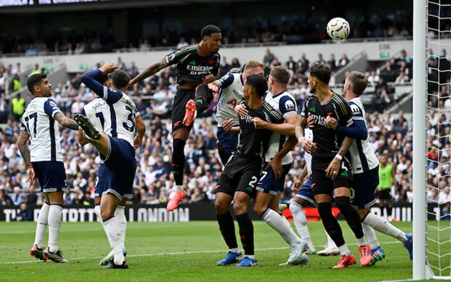 Bứt lên vị trí thứ 2, Arsenal dựng tường thành hạ Tottenham
