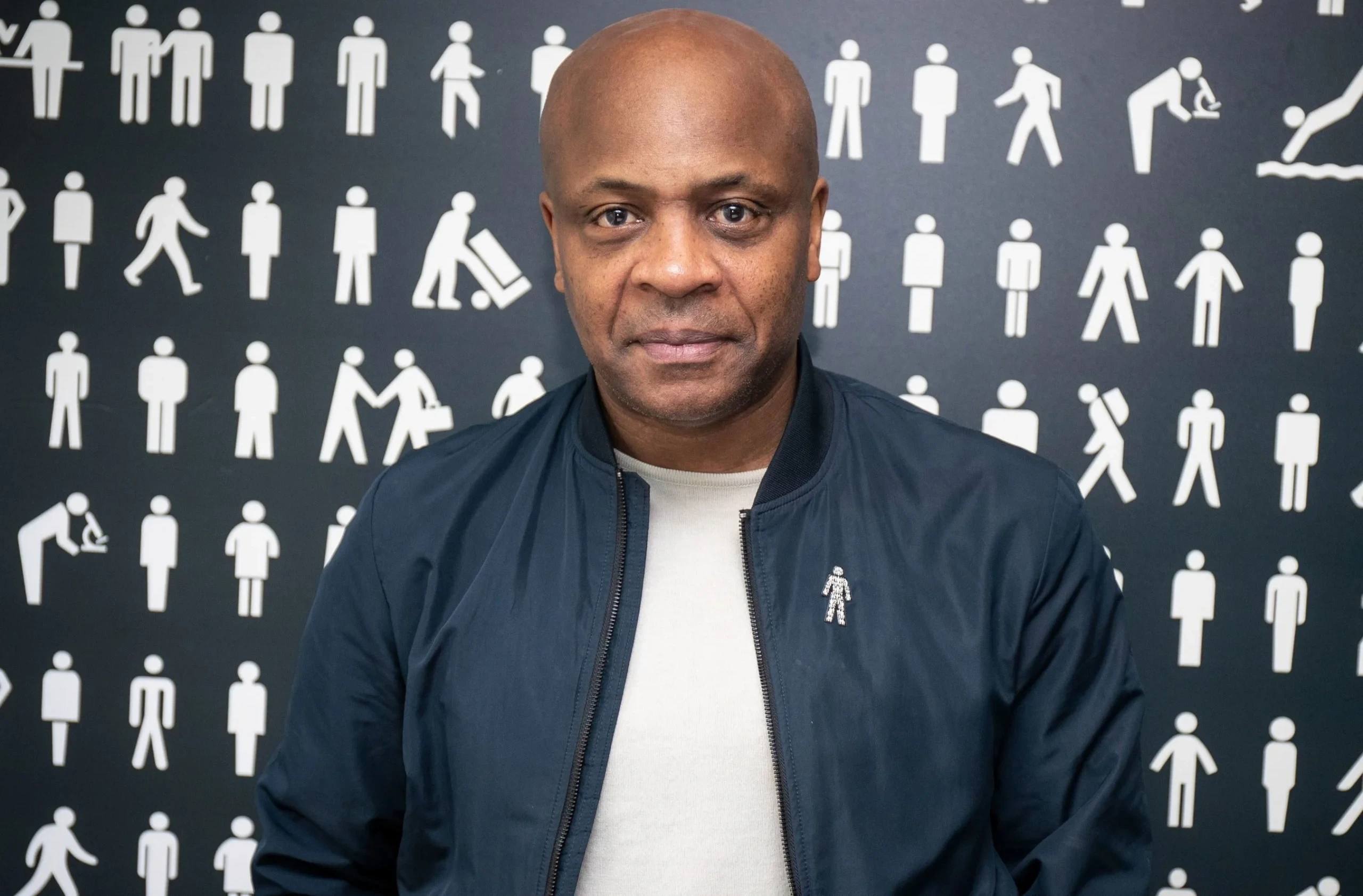 Paul Parker khuyên M.U trả bom xịt về nơi sản xuất