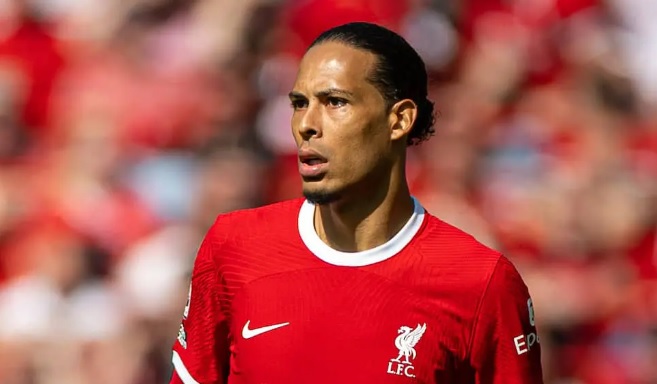 Van Dijk nêu tên đối thủ khó nhằn nhất của Liverpool