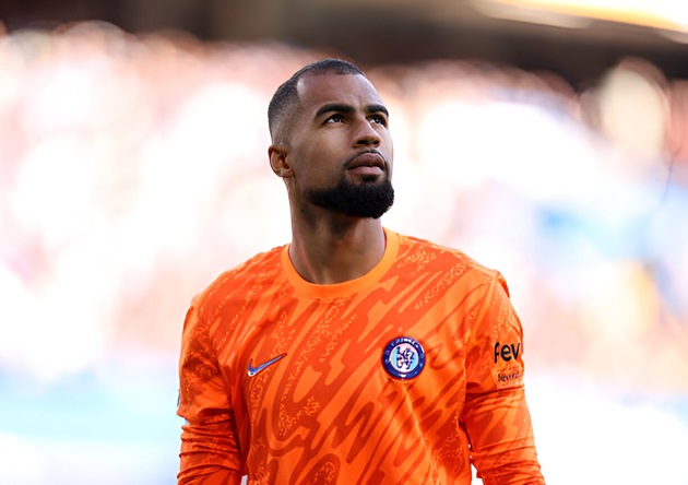 Robert Sanchez: Lựa chọn dài hạn hay phương án tạm thời nơi khung gỗ ...