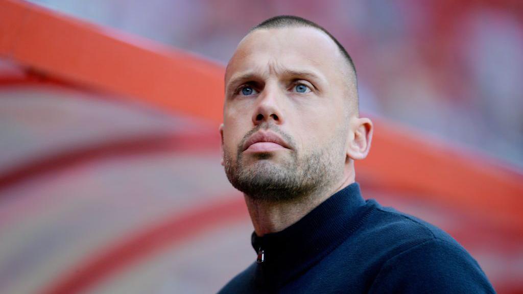 Johnny Heitinga đến Liverpool: Động thái bất ngờ mà đúng đắn từ Arne Slot