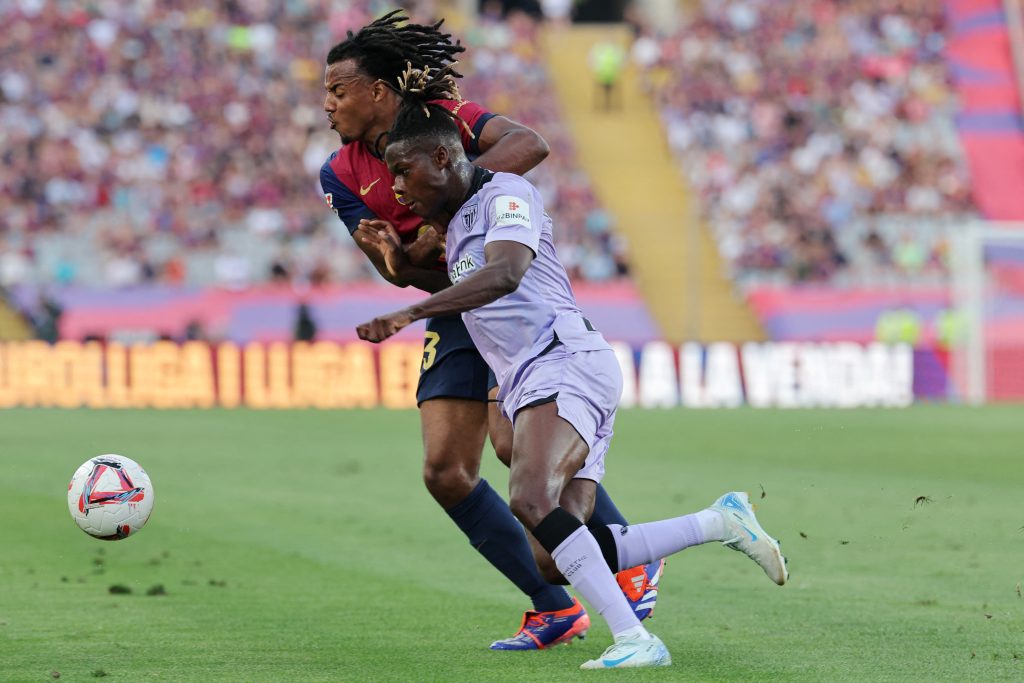 Quan điểm của Hansi Flick về Jules Kounde sau trận hòa Celta Vigo