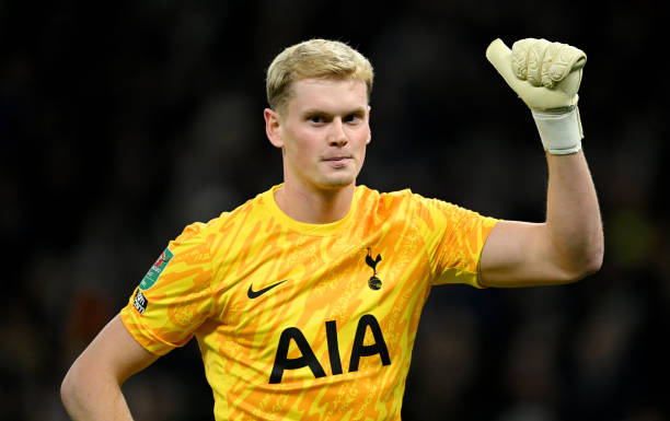 Antonin Kinsky - Từ tân binh hụt của Chelsea đến người hùng Tottenham