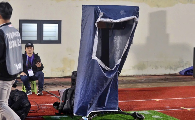 VAR gặp sự cố ở trận Đà Nẵng tiếp đón Viettel