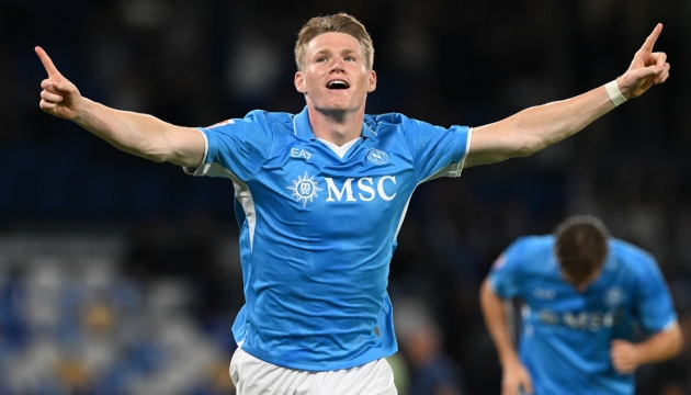 MU chi 100 triệu mua 2 cầu thủ khác, nhưng McTominay mới là người chơi tốt