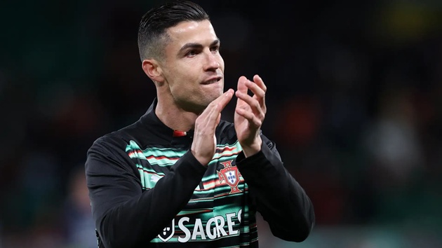 Ronaldo nhận tấm bằng kỷ lục Guinness