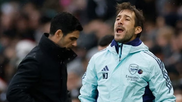 Arsenal nên sa thải chuyên gia bóng chết Nicolas Jover