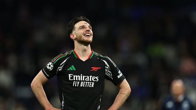 Declan Rice bị CĐV Real tấn công: Chuyên gia yêu cầu dừng trận đấu, gọi ...