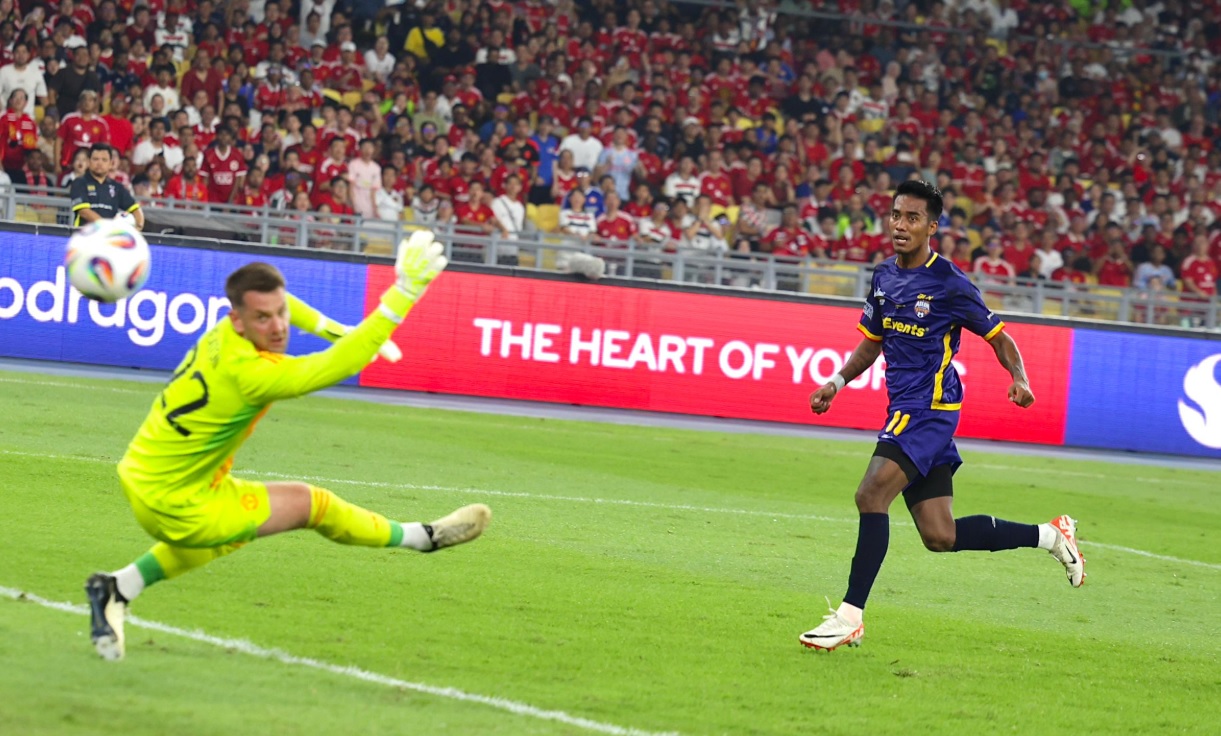 Maung Maung Lwin, người giúp Asean All Stars đánh bại MU, là ai?