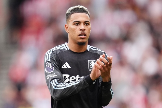 Chelsea theo dõi sát sao tình hình của Morgan Rogers
