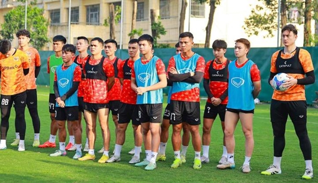 Ninh Bình sang Singapore rèn quân đấu CAHN