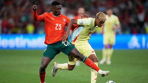 Nuno Mendes khiến Lamine Yamal tịt ngòi trong trận chung kết Nations League
