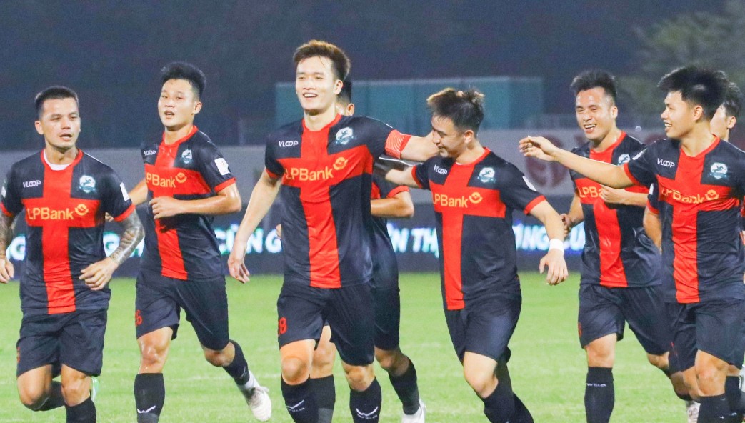 Alan Grafite nổi bật trước V-League Awards, Hoàng Đức thăng hoa ở Hạng Nhất