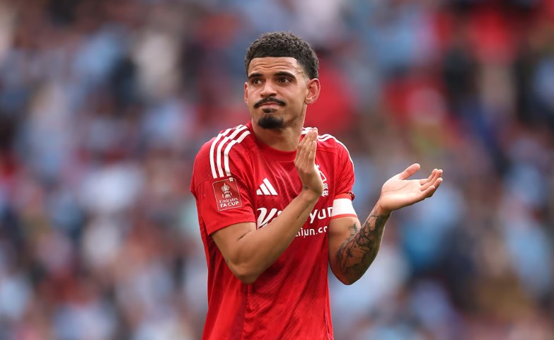 Spurs bỏ lỡ Gibbs-White, hy vọng vào Schmid và Elliott