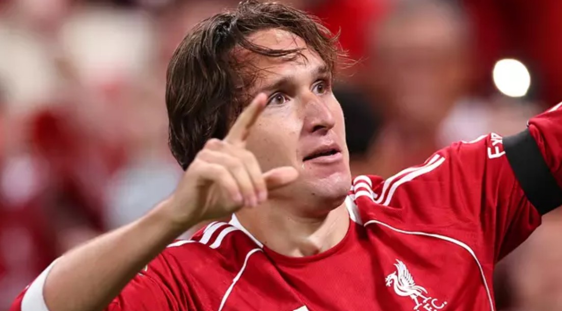 Federico Chiesa và thông điệp ăn mừng giữa sân khấu Anfield