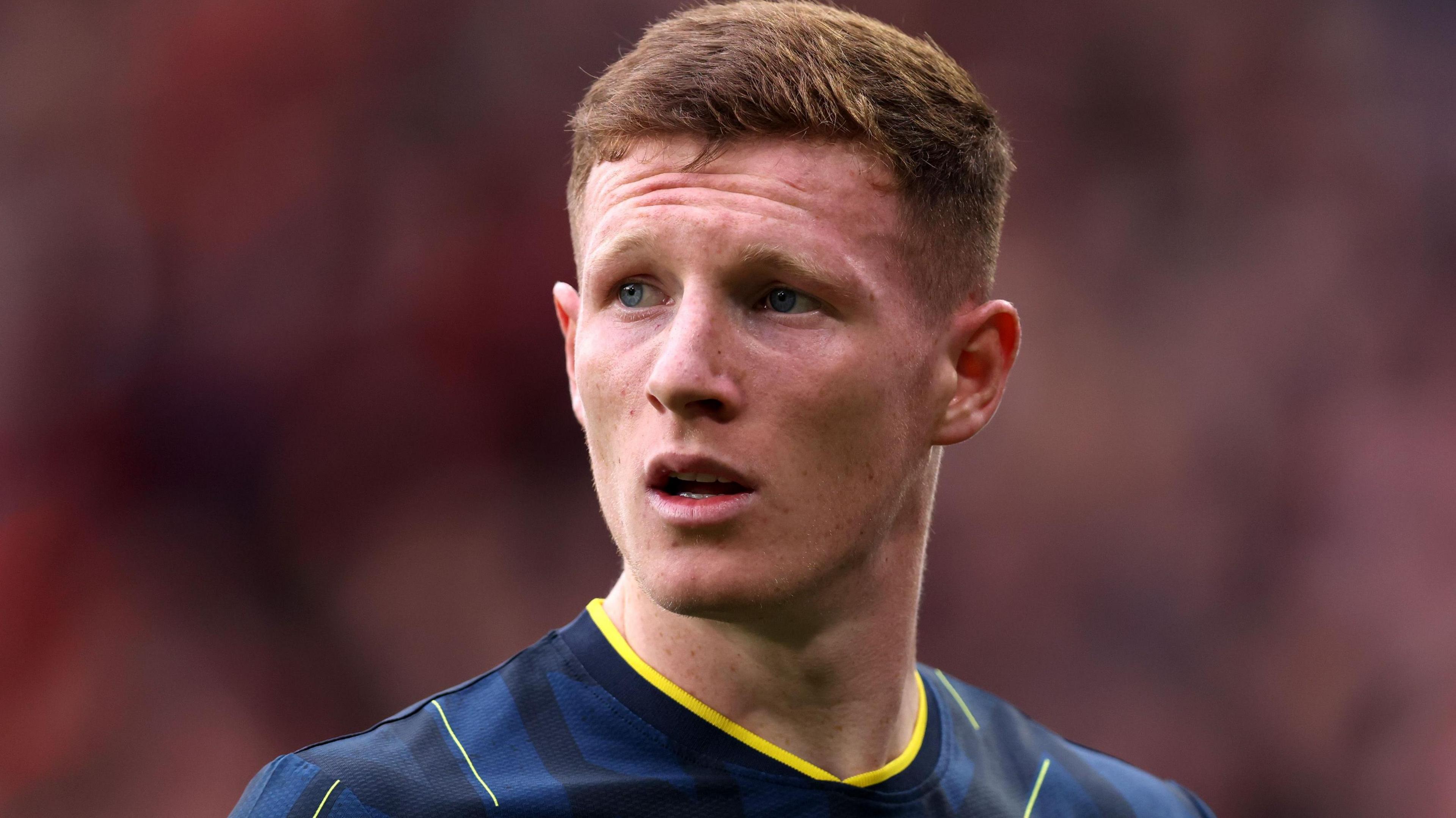 Elliot Anderson và quyết định cam go giữa Scotland và Anh