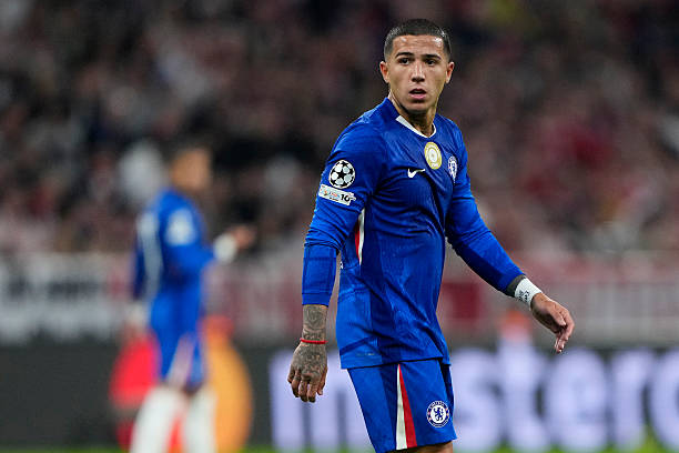Chelsea đối mặt với vấn đề thể lực của Enzo Fernandez trước trận gặp MU
