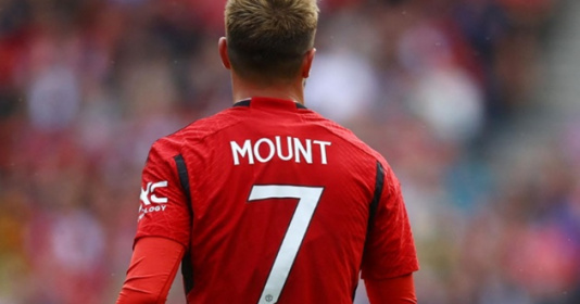 NÓNG! M.U bỏ qua tiền vệ trẻ hàng đầu vì Mason Mount